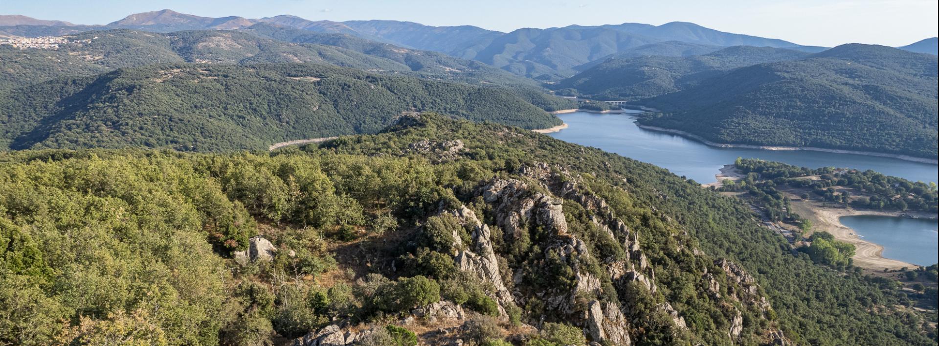Lodine, Puddis. Un balcone panoramico sul lago | Sardegna Sentieri